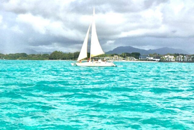 Catamaran / Pirate Boat Ile Aux Cerfs – Best Adventures